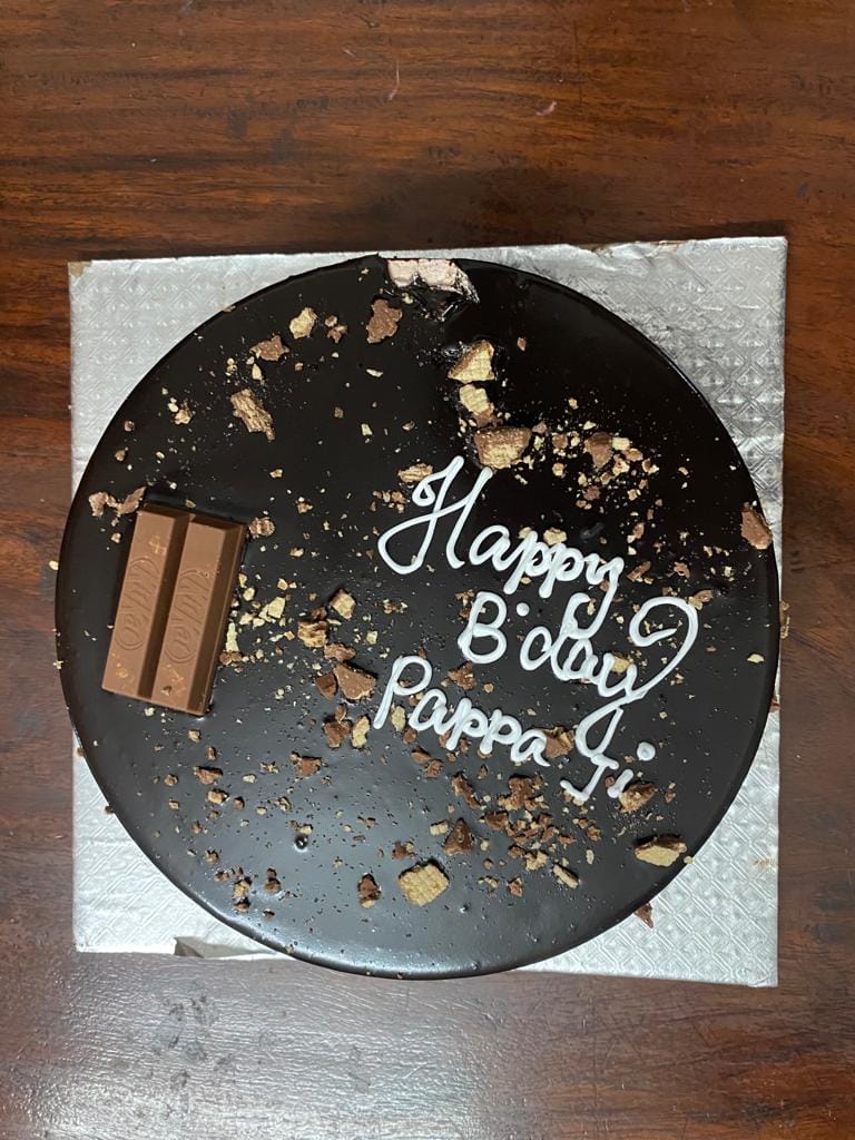 Online Kitkat Cake Delivery | Save Upto 150 | Buy Eggless KitKat Cakes