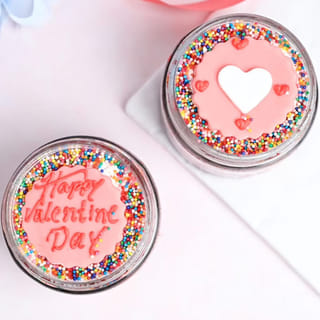 Valentine's Day Cake Online | Buy/Send Valentine Cakes In India | Bakingo